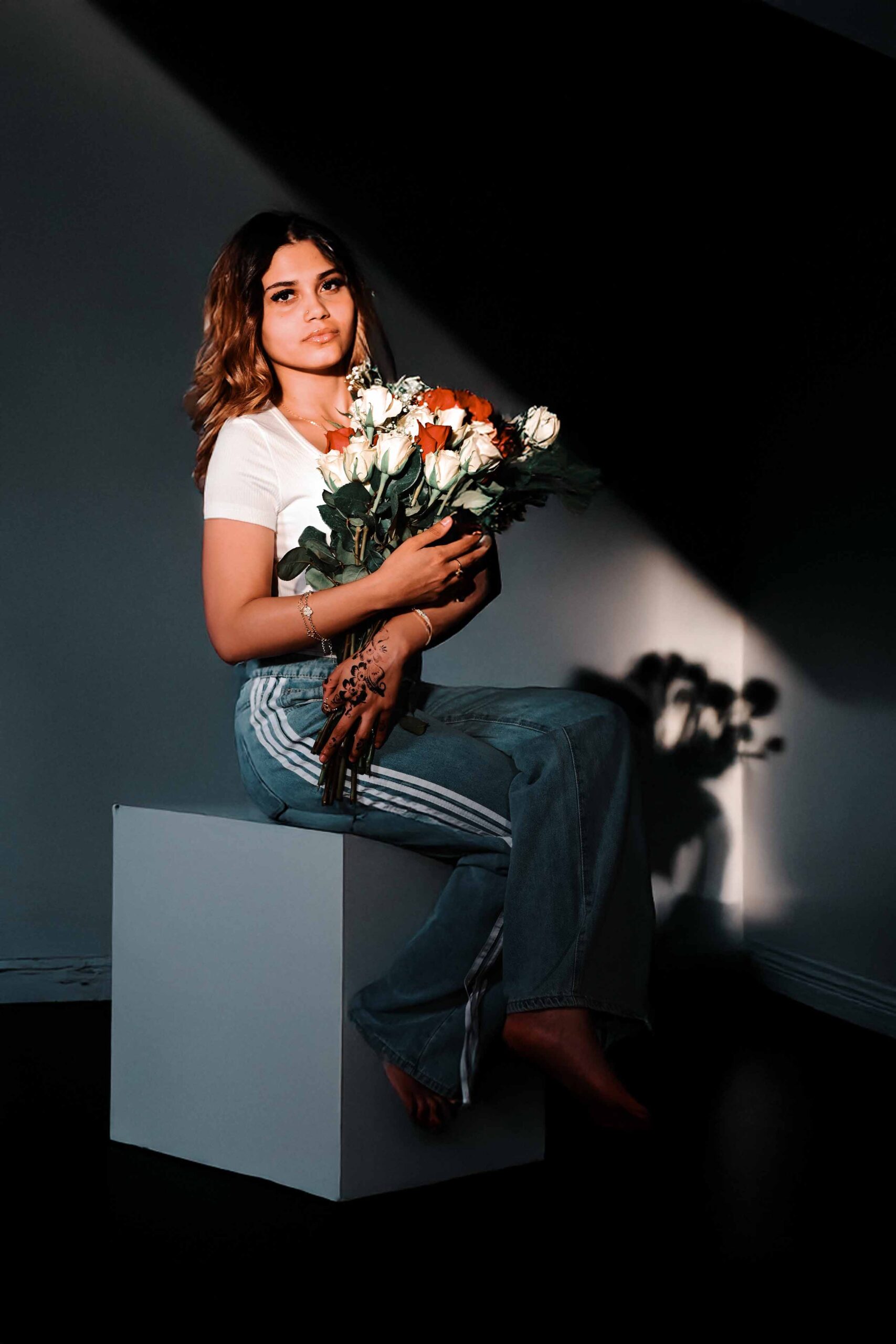 Simple spring style: Jeans and a tee - CTfashionMag.com