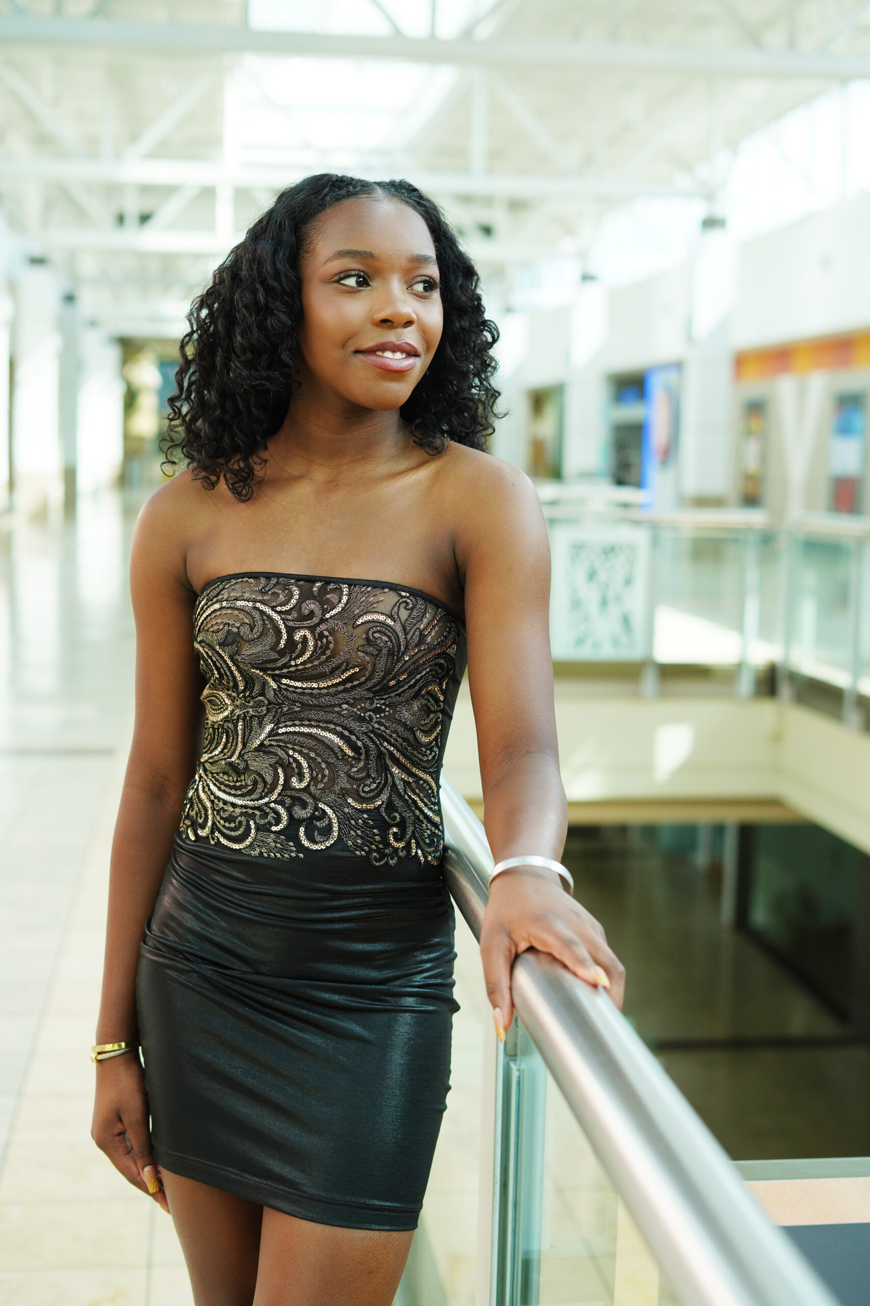 Stepping out with model Ellia - CTfashionMag.com